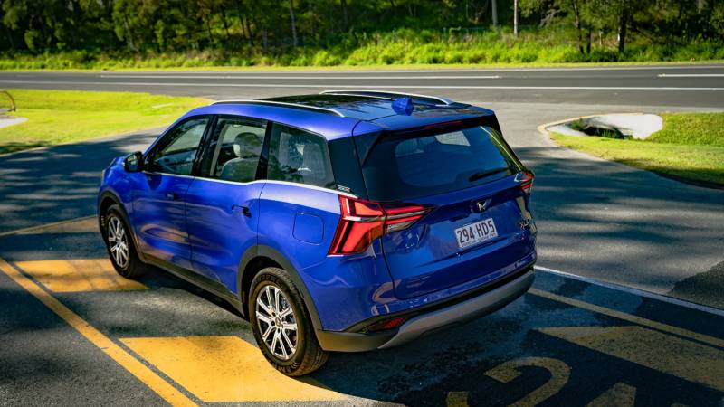 Mahindra XUV700 AX7 2024 | SUV Drive